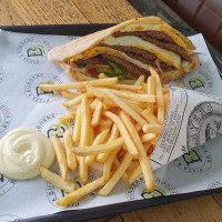 BB Food Menu - Savor Delicious Halal Fast Food in Montmagny